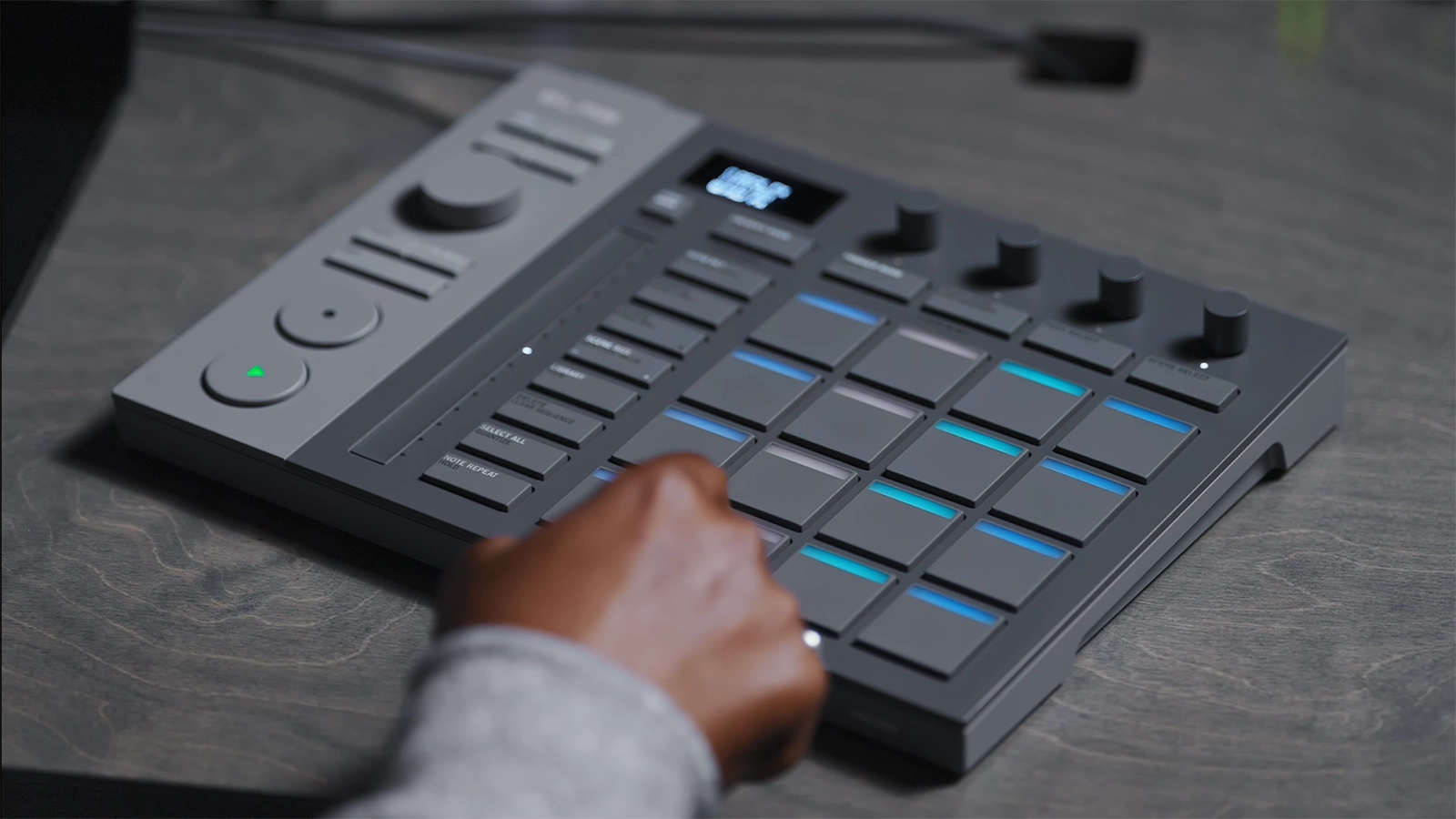 AlphaTheta Serato SLAB Release – compact controller for Serato Studio